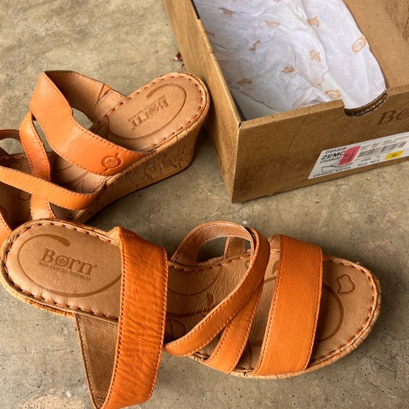 Born | Shoes | Born Orange Sandals Comfortable Leather Flip Flops ...